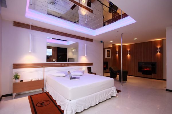 Home - Tropical Motel