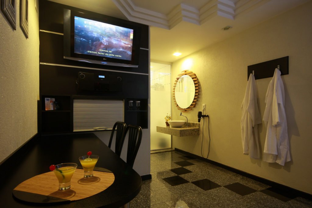 Home - Tropical Motel